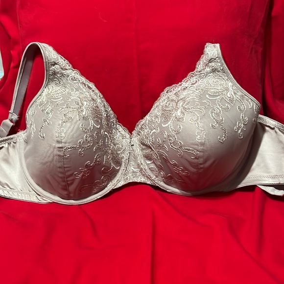 Playtex | Intimates & Sleepwear | Playtex Full Coverage Underwire 42d ...